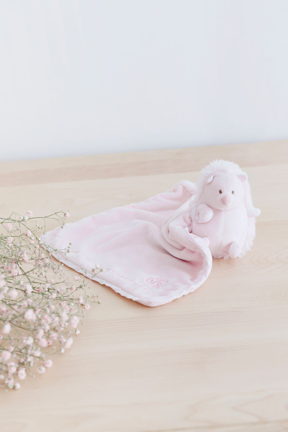 Leon the hedgehog - Comforter Pink ple Micro Velvet unisex | Tartine et ...